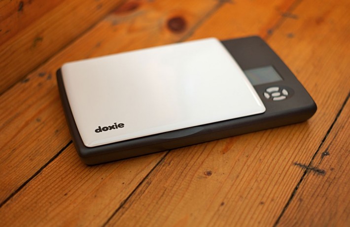 Doxie Flip: Mobiler Flachbettscanner mit Akku | unhyped.